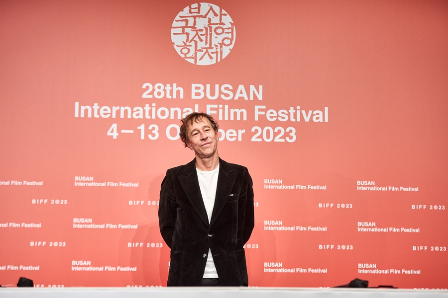 [BIFF 결산①] OTT 대형 광고물·할리우드 파업 여파…목격된 영화계 현실