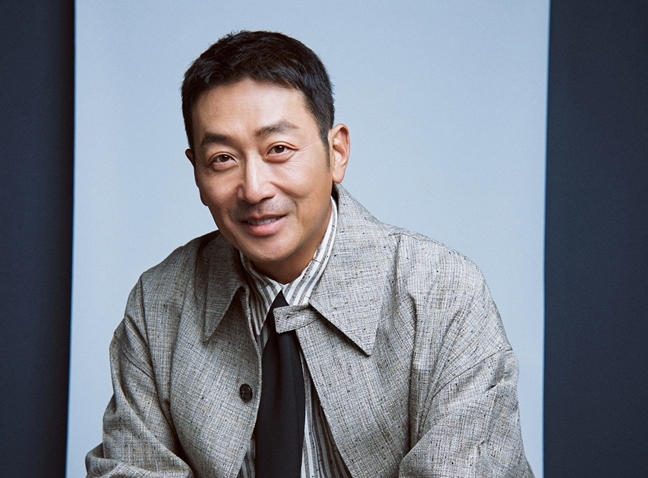 [인터뷰] '로비' 하정우 감독 "스트레스와 공포, 그만큼 가슴 뛰는 일"